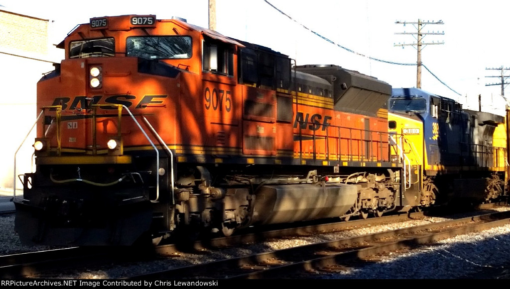 BNSF 9075 & CSX 389